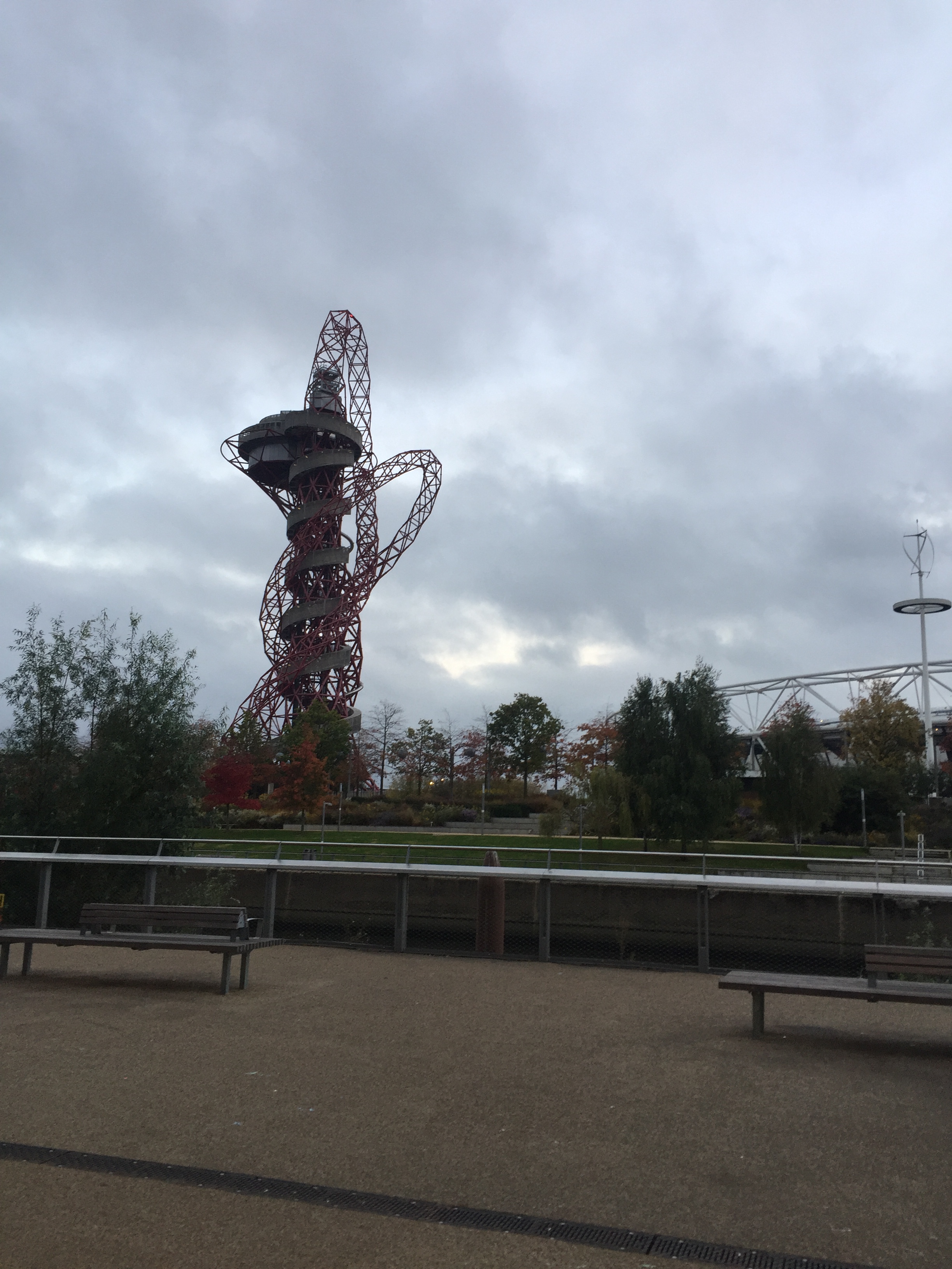 Ultimate London Pool Crawl 2017 – TEAM Mermaids